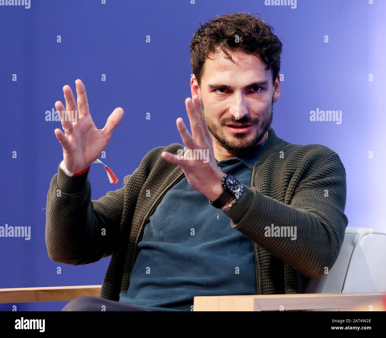 Mats Knoester: Dutch Professional Footballer And Midfielder - Vision Mirror