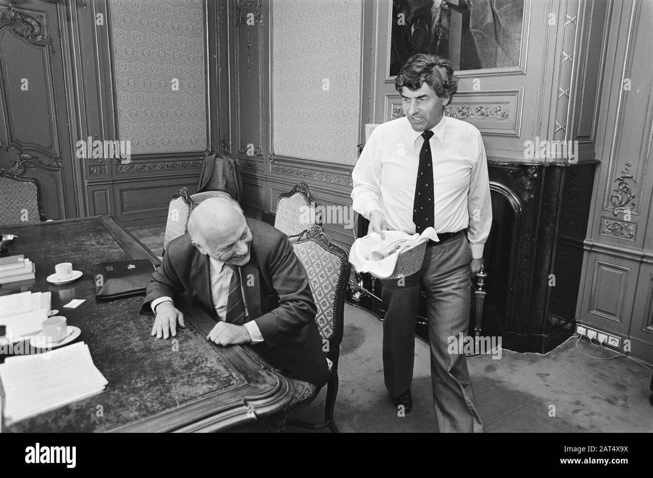 Fetches sandwiches hi-res stock photography and images - Alamy