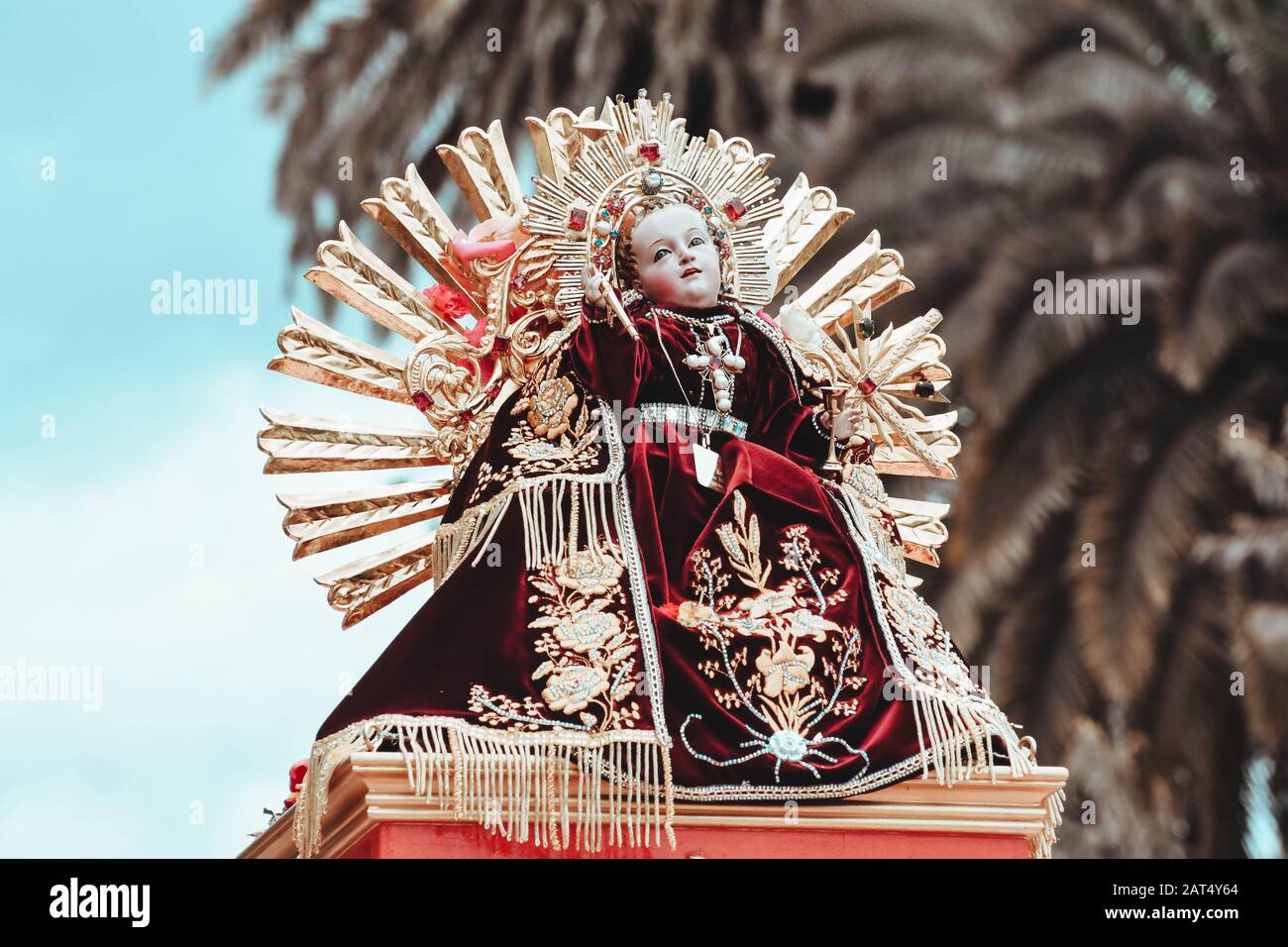 Desfile del Pase del niño viajero Cuenca, Ecuador Stock Photo - Alamy