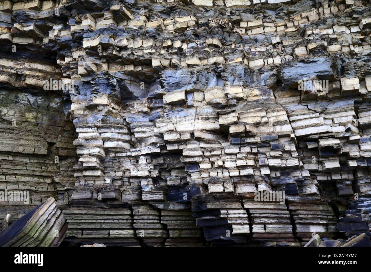 Sedimentary rock layers cliff hi-res stock photography and images - Alamy