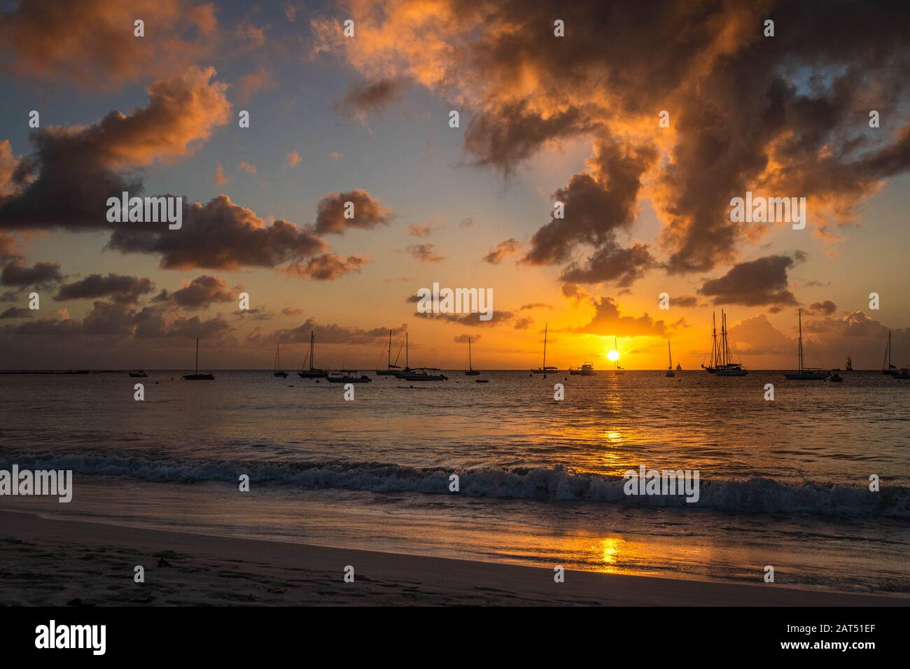 Barbados pebbles beach bridgetown hi-res stock photography and images ...