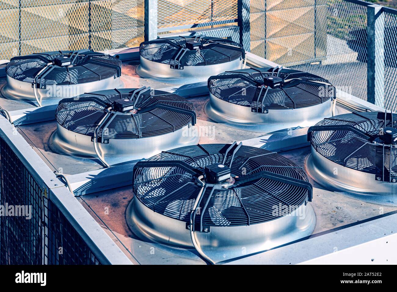 Large outdoor air conditioning units hi-res stock photography and ...