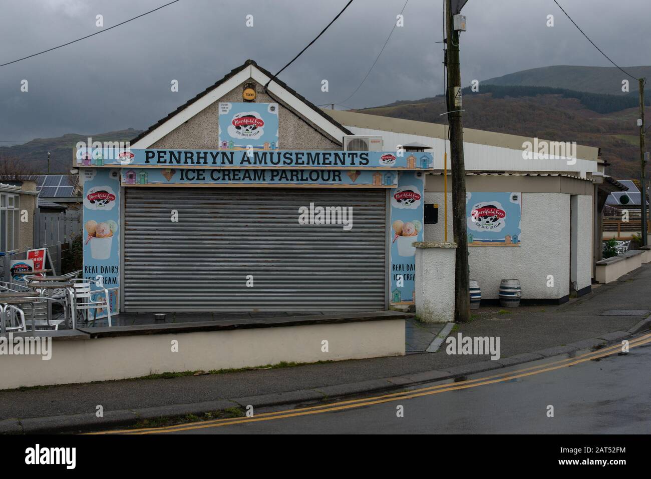 Climate change impact on uk village below sea level hi-res stock ...