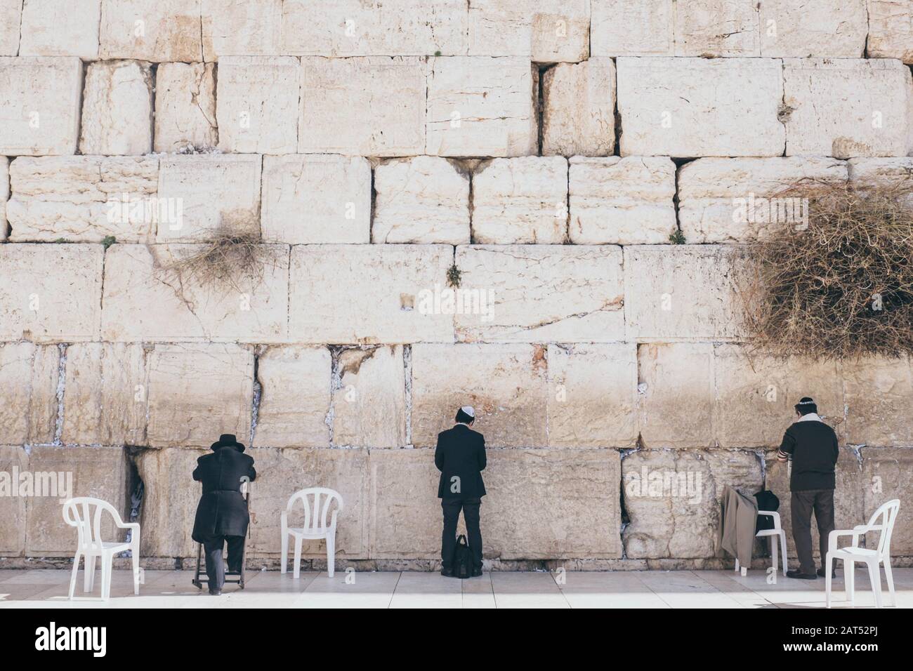 Praying Jews - Western Wall Jerusalem Stock Photo - Alamy