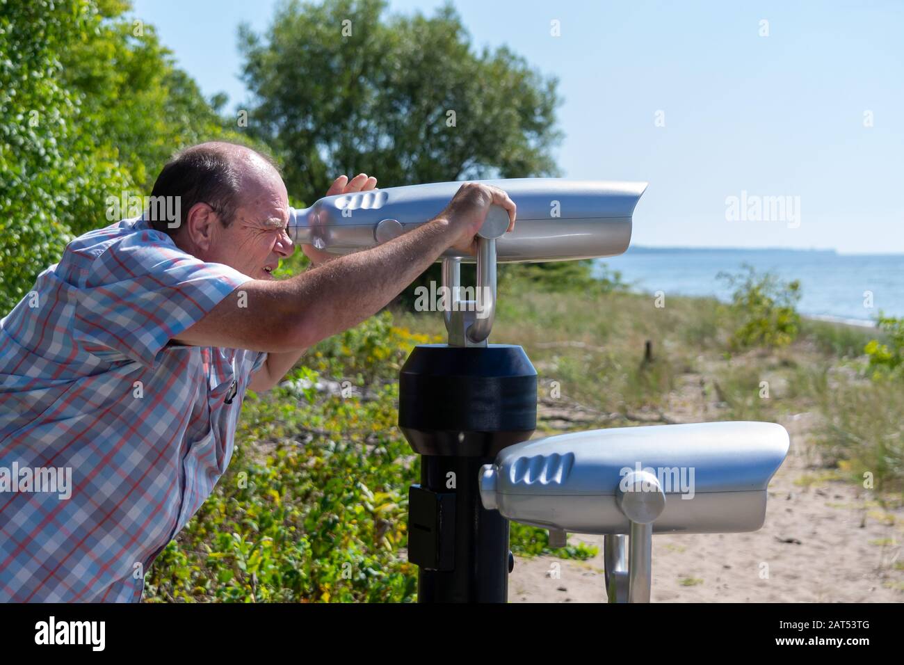 Tourist lookout telescope hi-res stock photography and images - Alamy