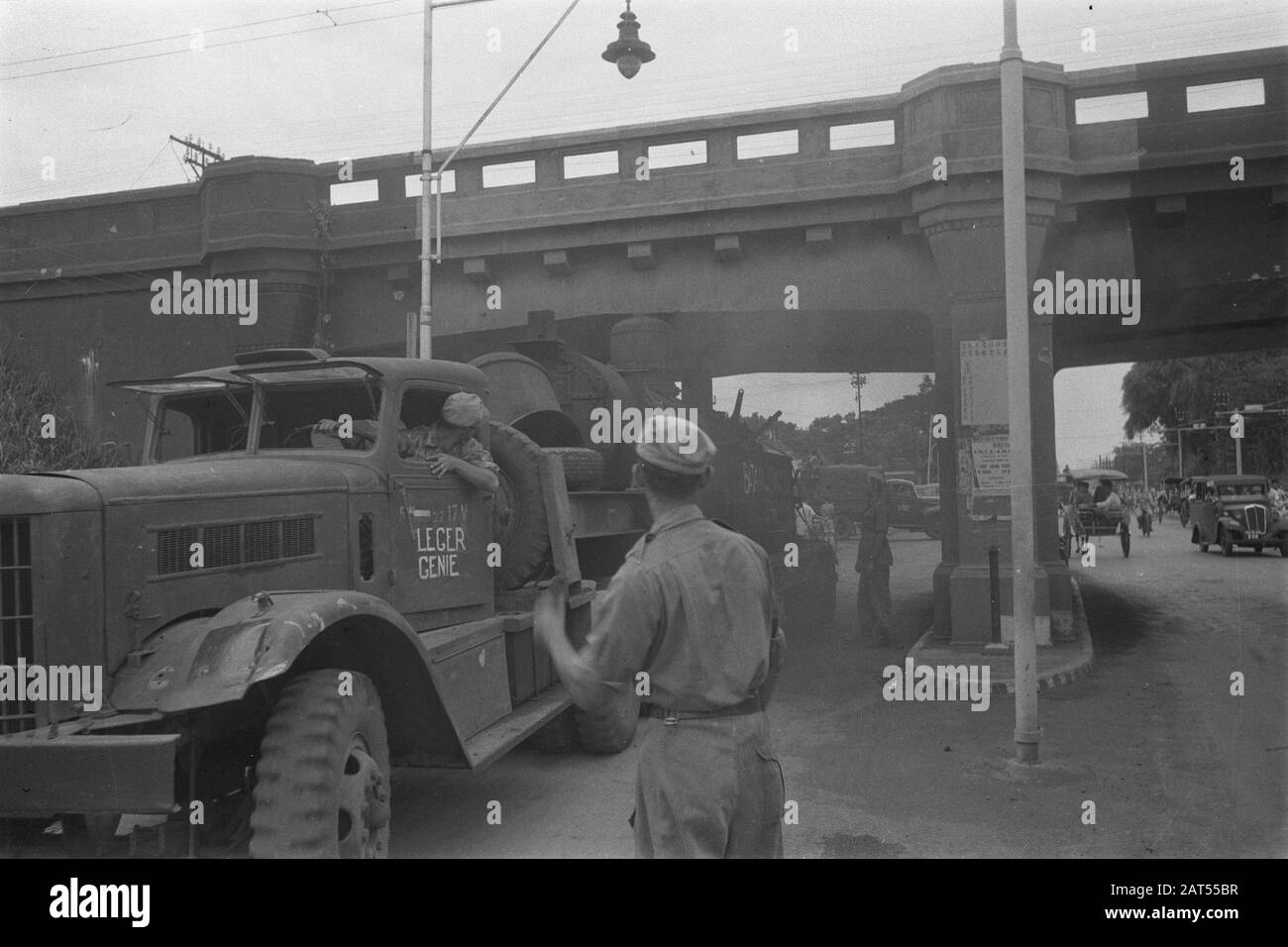 Under a steam locomotive Black and White Stock Photos & Images - Alamy