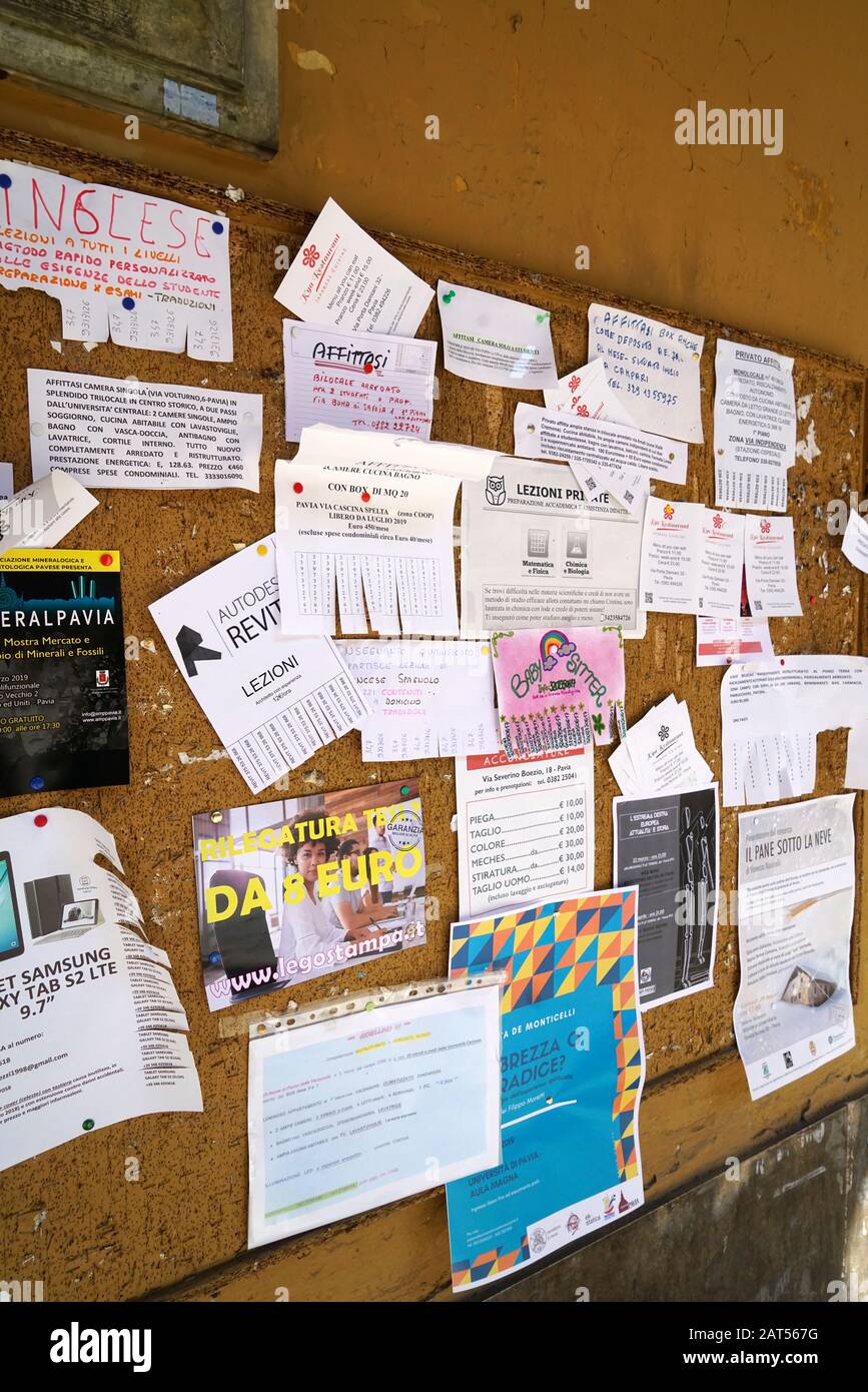 University bulletin board hi-res stock photography and images - Alamy