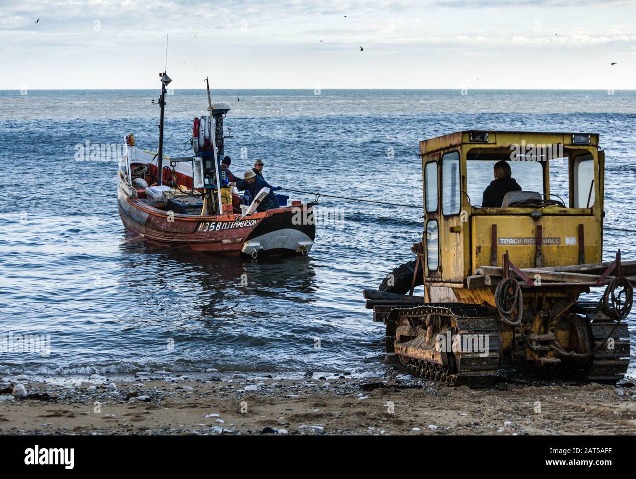 Filey north yorkshire fishing boats hi-res stock photography and images ...