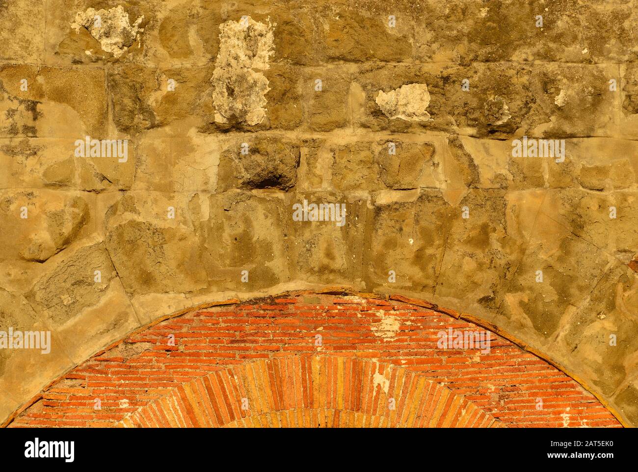 Ancient roman wall with stones and bricks as background Stock Photo - Alamy