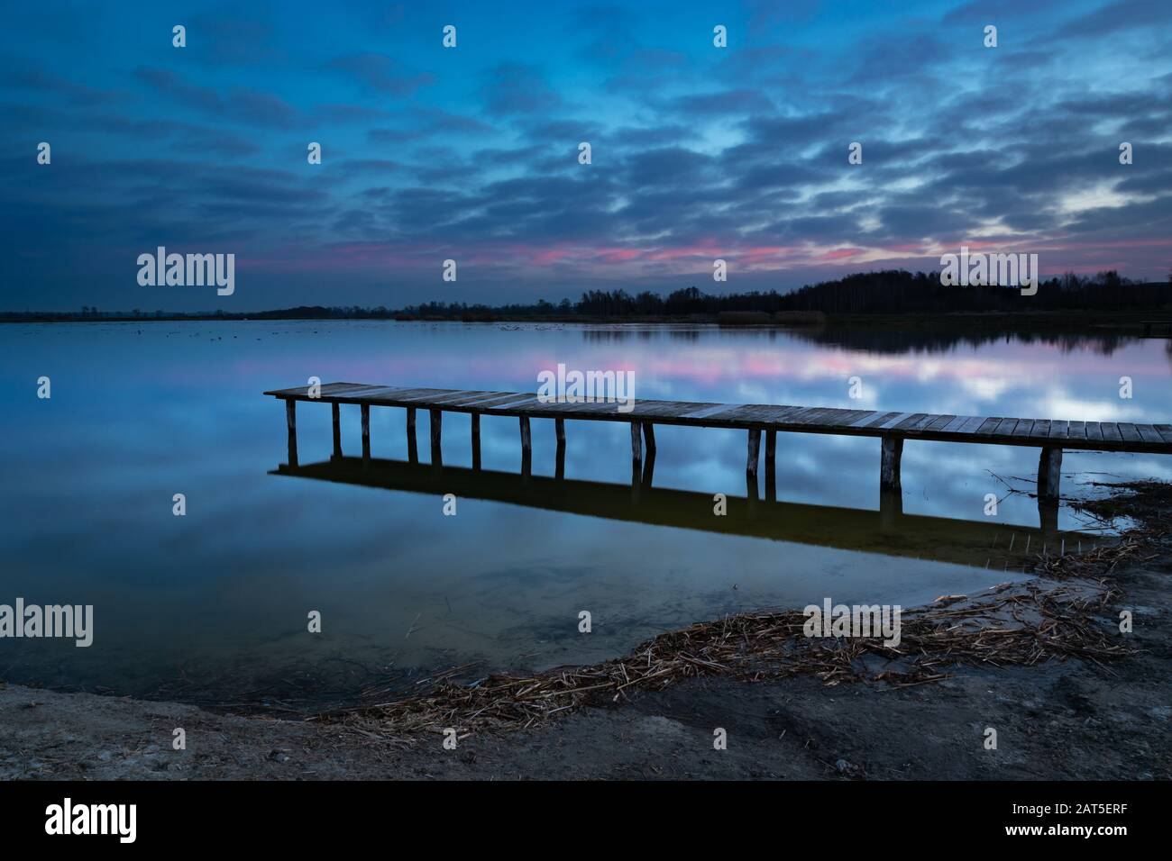 Blue water beach bridge hi-res stock photography and images - Alamy