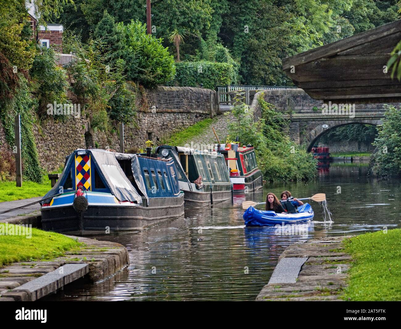 Bridge on macclesfield canal hi-res stock photography and images - Alamy