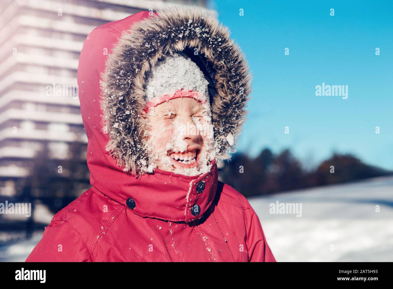 Squinting sun hi-res stock photography and images - Alamy