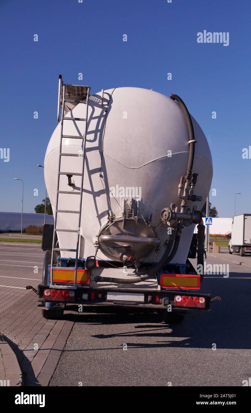 Special tank-semi-trailer. Rear view of the vehicle Stock Photo - Alamy