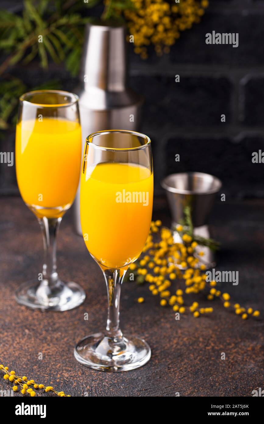 Mimosa cocktail hi-res stock photography and images - Alamy