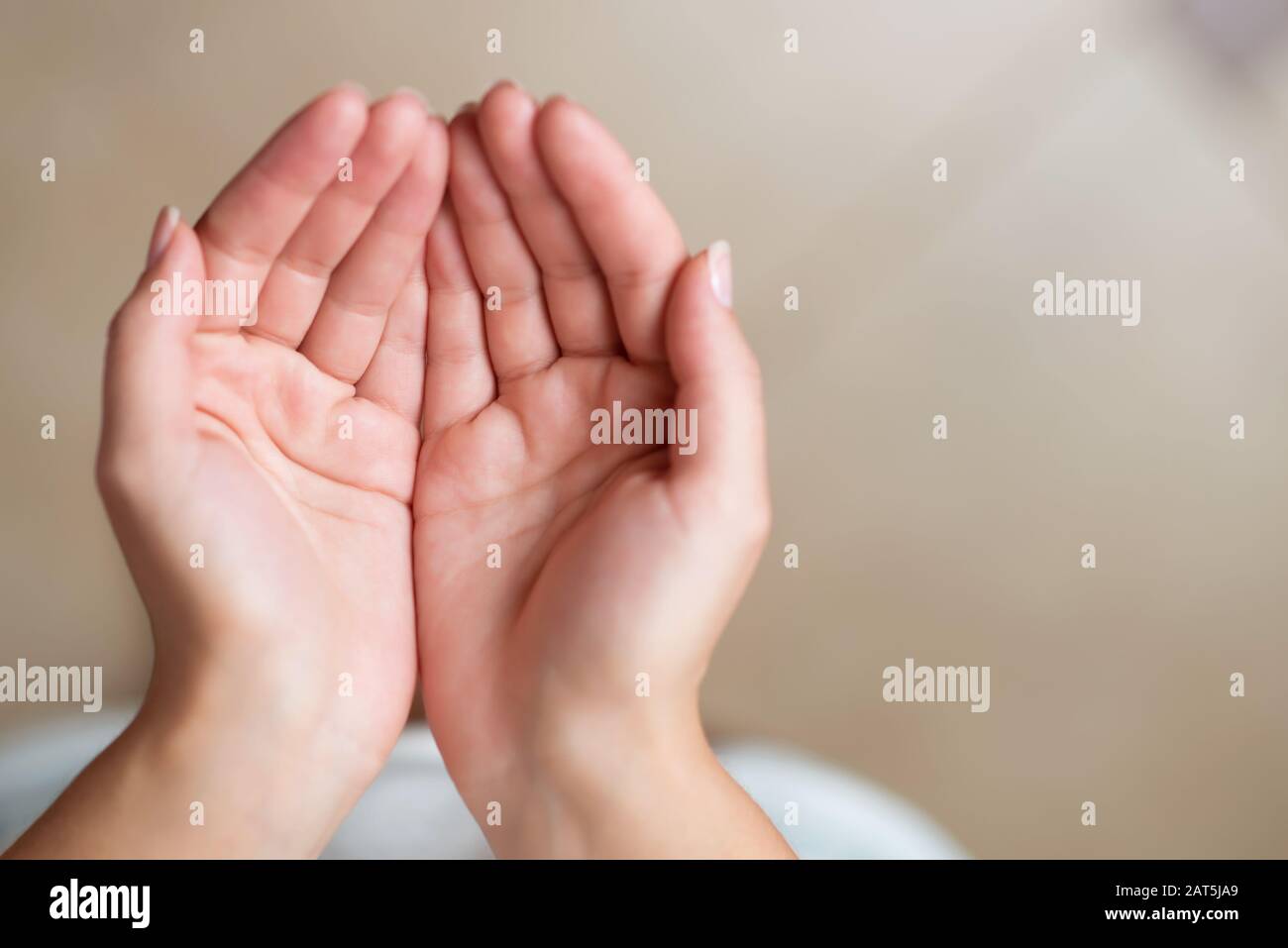 Open palms hi-res stock photography and images - Alamy