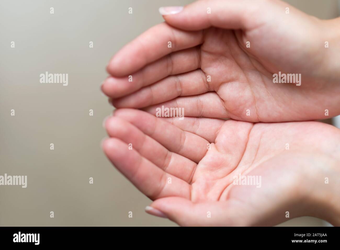 Girl receiving money hi-res stock photography and images - Alamy