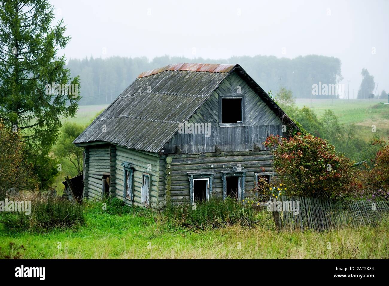 Old rickety house hi-res stock photography and images - Alamy