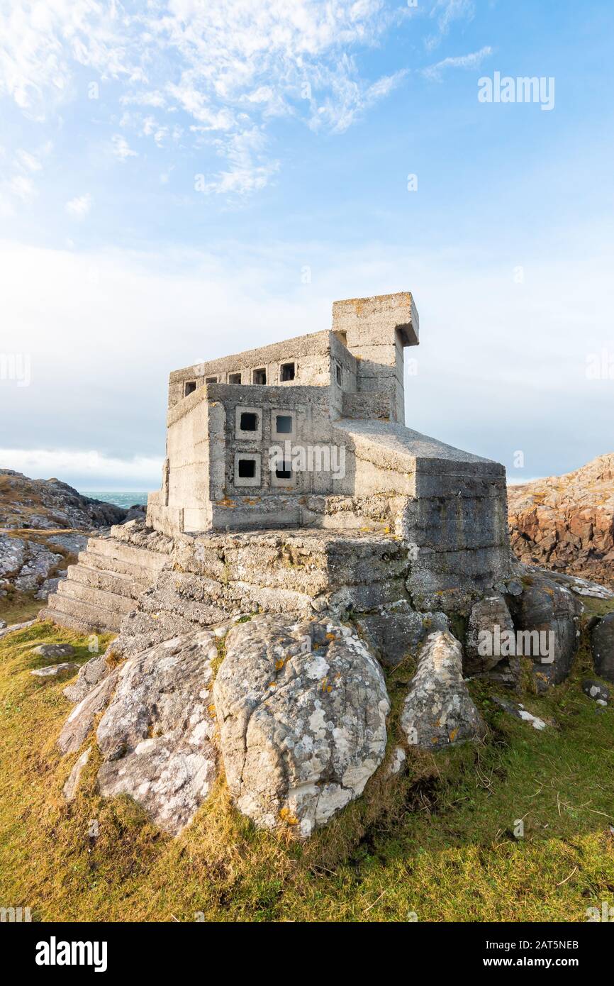 Achmelvich hermits castle hi-res stock photography and images - Alamy