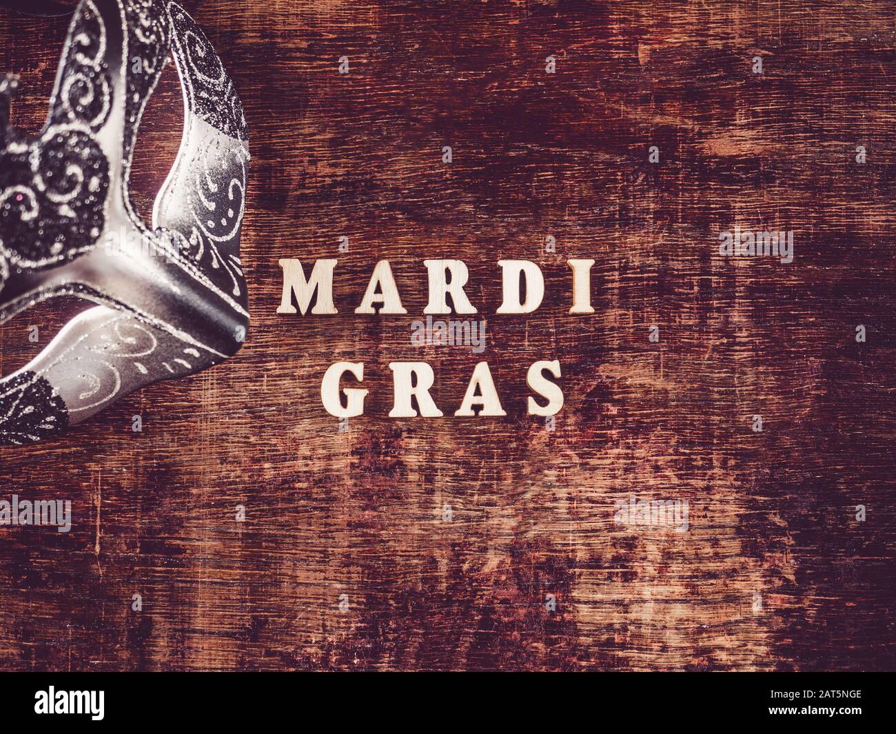 Carnival mask on the background of piano keys Stock Photo - Alamy