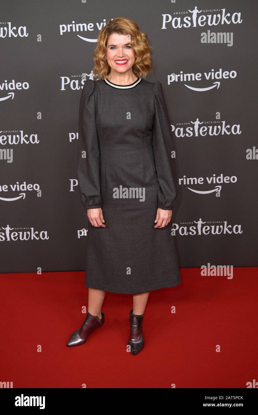 Berlin, Germany. 30th Jan, 2020. The actress Anke Engelke comes to the ...