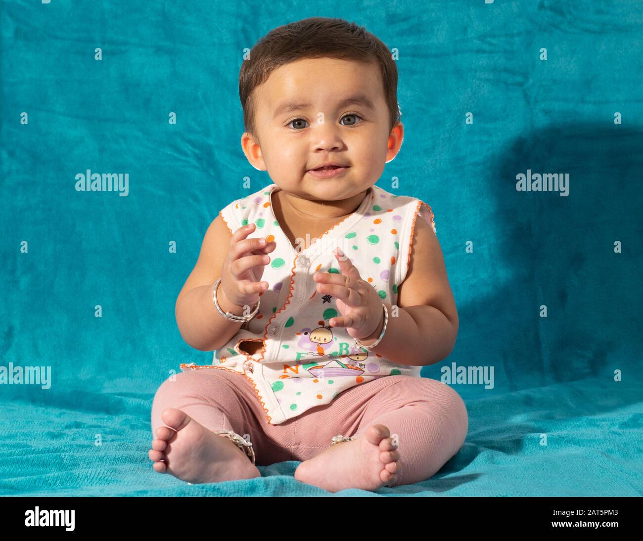 Newborn photos hi-res stock photography and images - Alamy