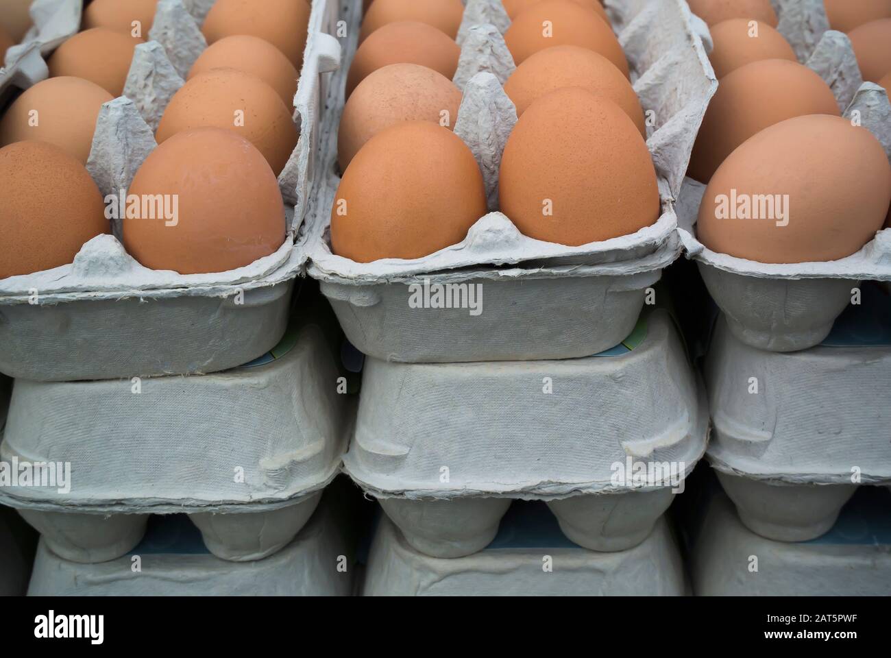 Closed cartons hi-res stock photography and images - Alamy