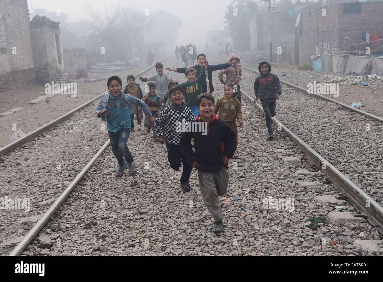 Homeless street children who live hi-res stock photography and images ...