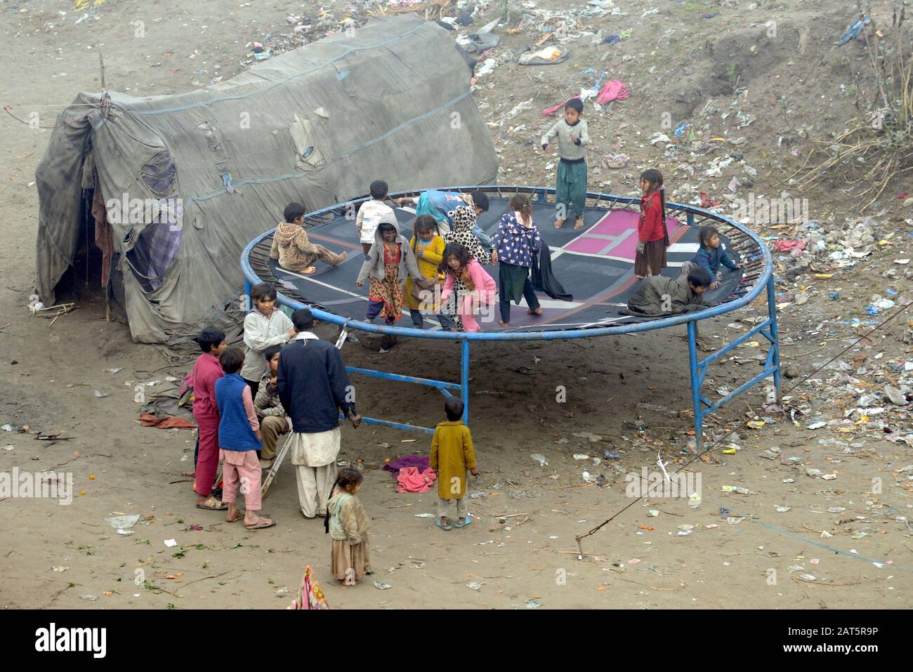 Homeless street children who live hi-res stock photography and images ...
