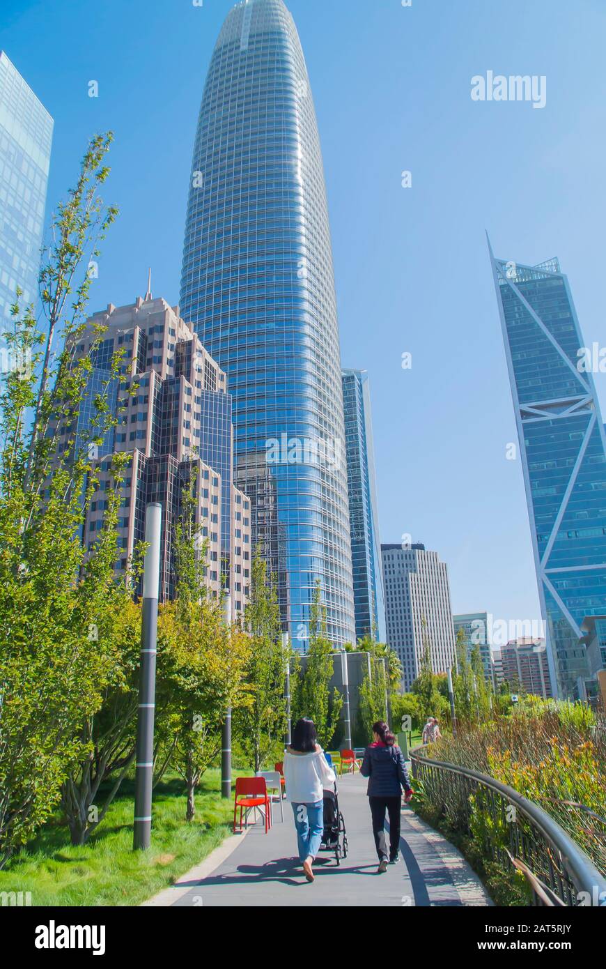 Stroll around park hi-res stock photography and images - Alamy