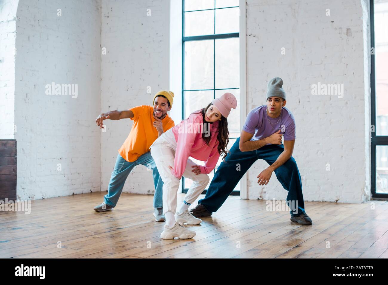 African man woman dancers perform hi-res stock photography and images ...