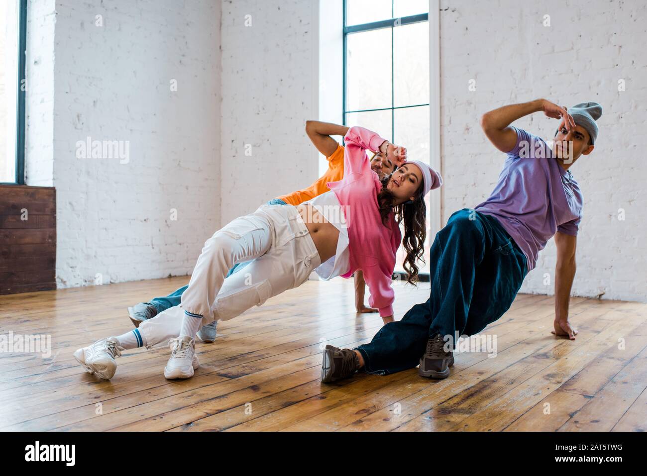African man woman dancers perform hi-res stock photography and images ...