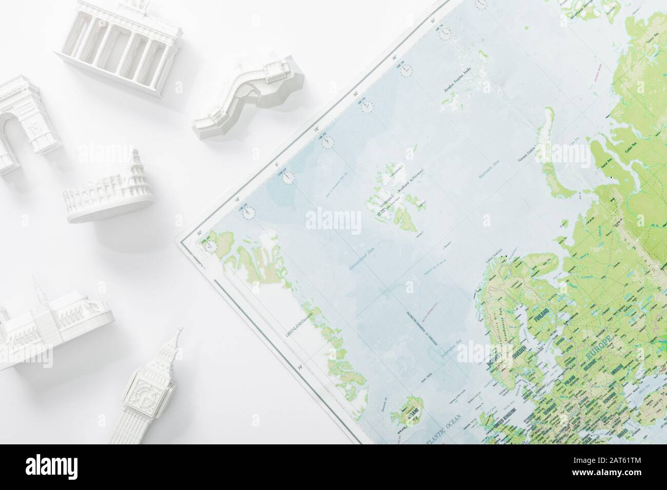 Figurines on map china hi-res stock photography and images - Alamy