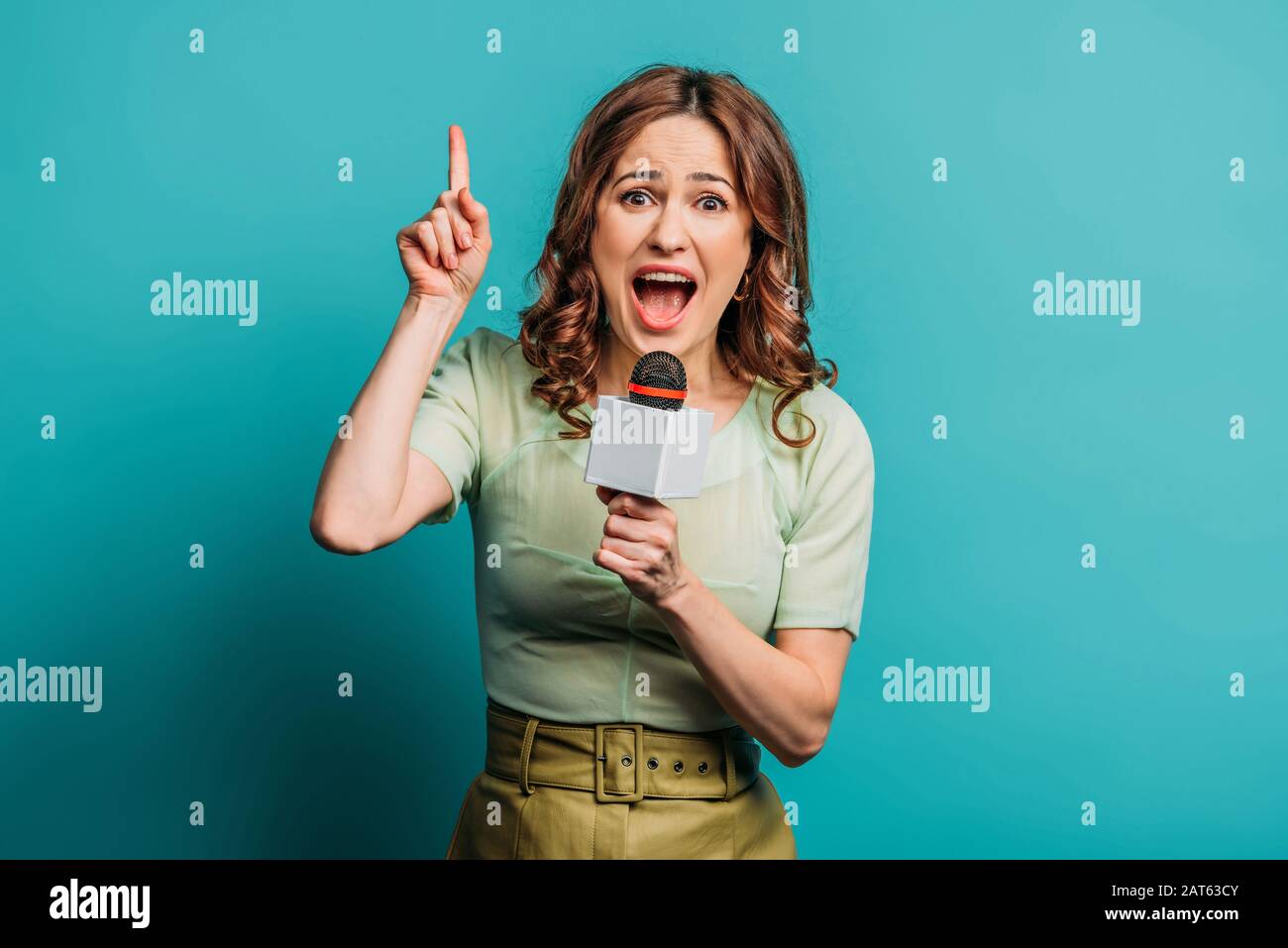 Angry gesture reporter hi-res stock photography and images - Alamy
