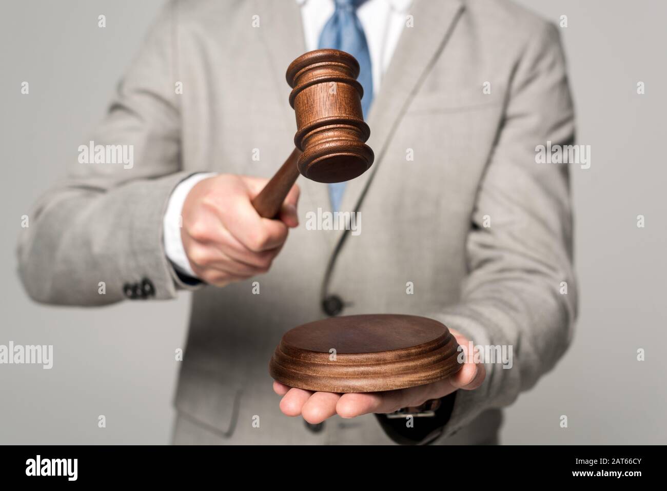 Judge holding gavel hi-res stock photography and images - Alamy