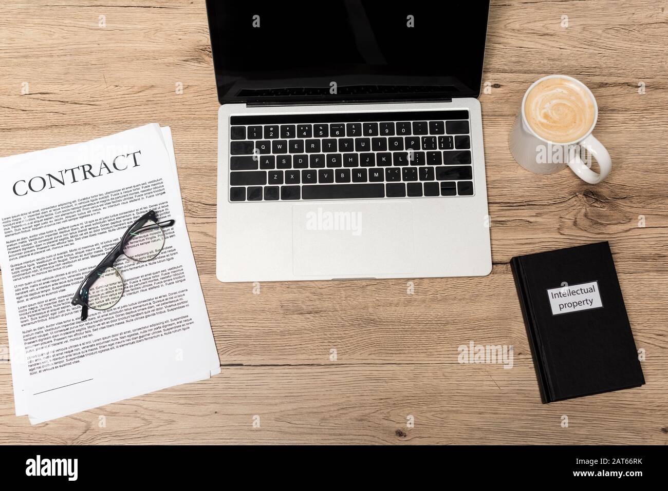 Laptop contract hi-res stock photography and images - Alamy