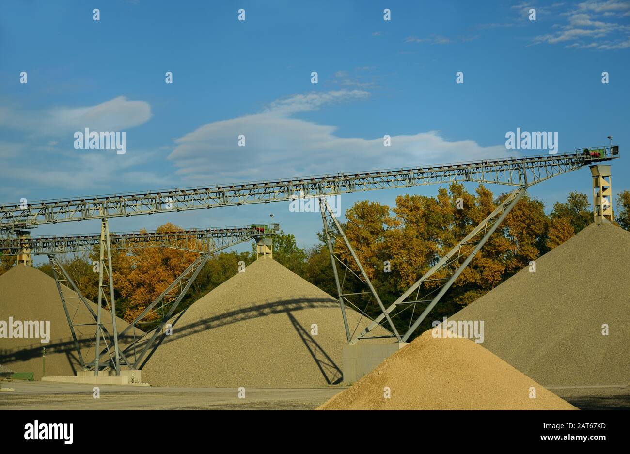 Concrete aggregate piles hi-res stock photography and images - Alamy