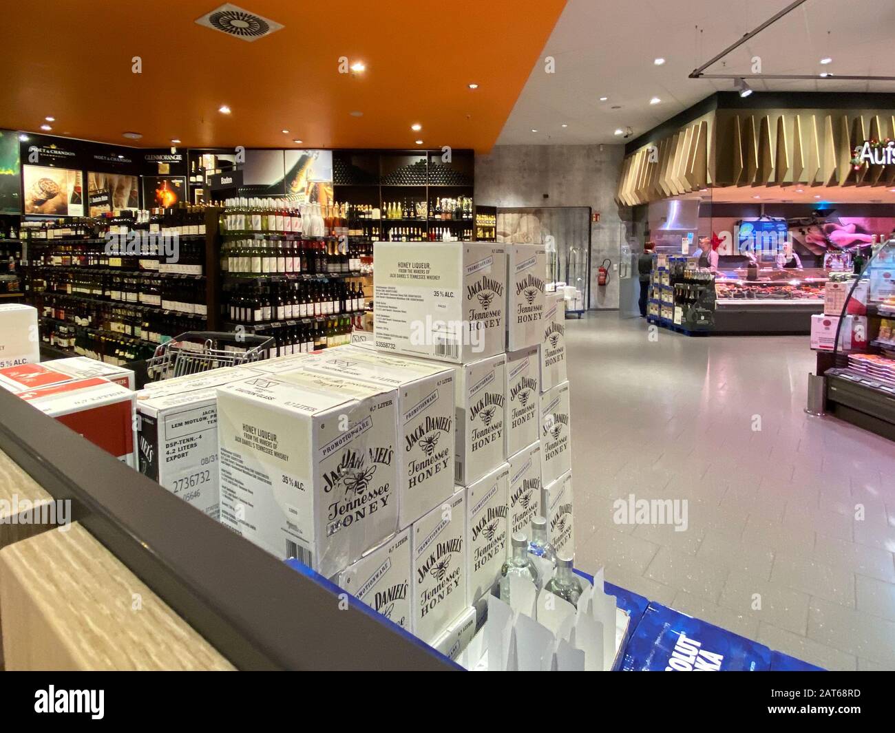 Alcohol Aisle High Resolution Stock Photography and Images - Alamy