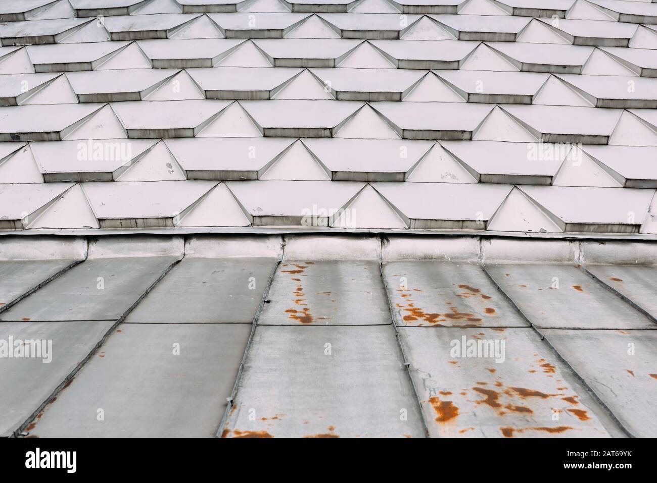 Metalic roof hi-res stock photography and images - Alamy