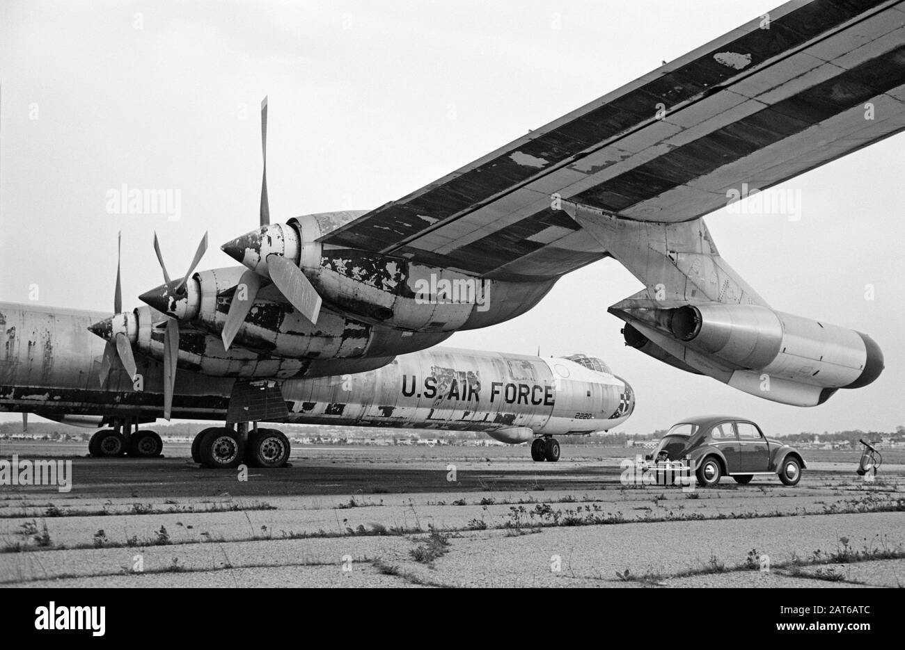 Convair b 36 peacemaker bomber Black and White Stock Photos & Images ...
