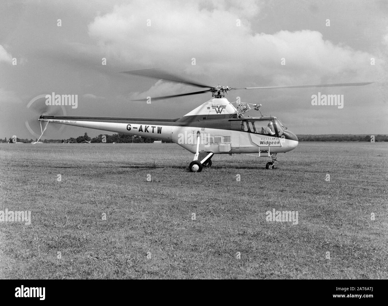 Vintage helicopter hi-res stock photography and images - Alamy
