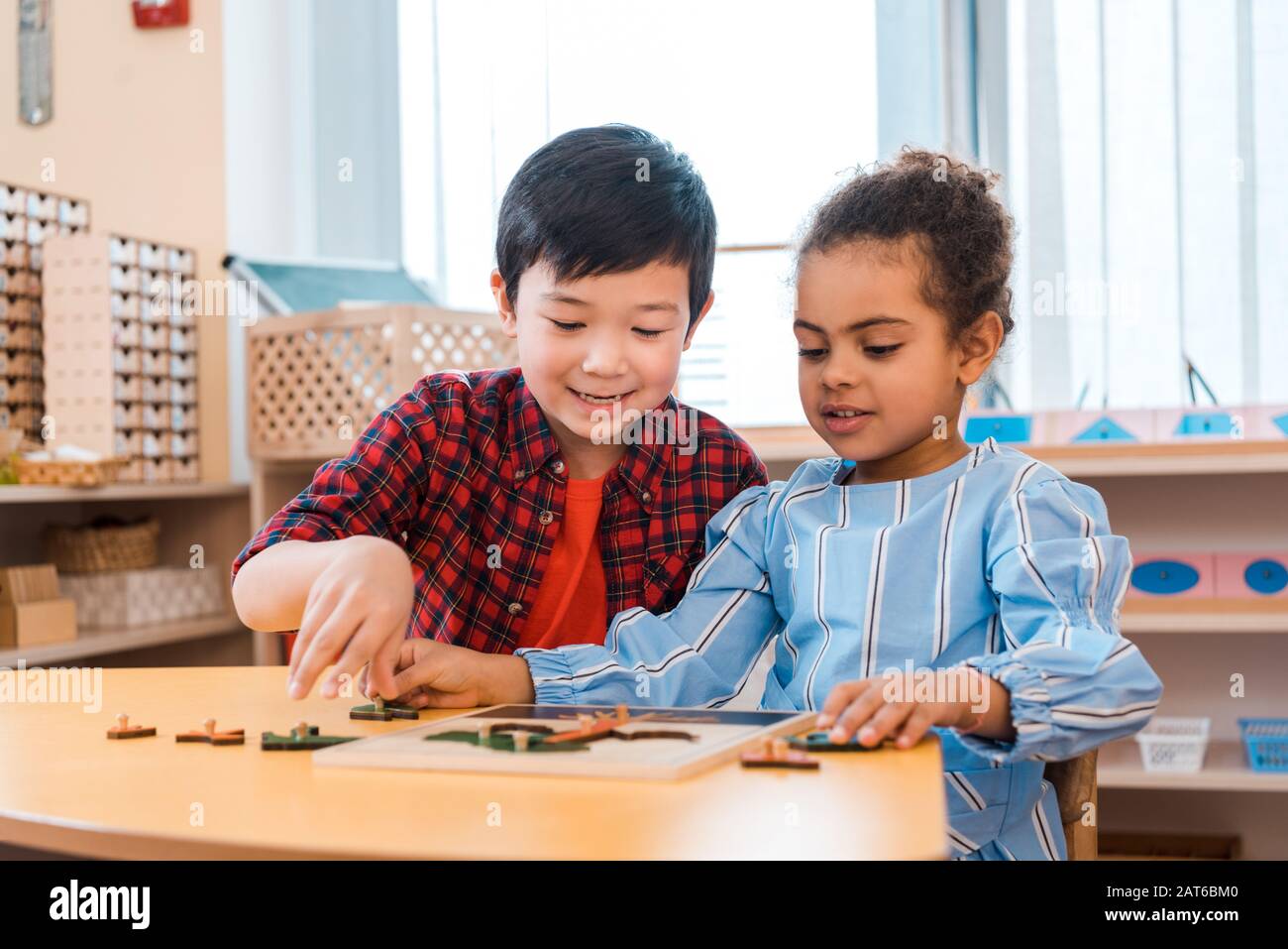 Multicultural children board game hi-res stock photography and images ...