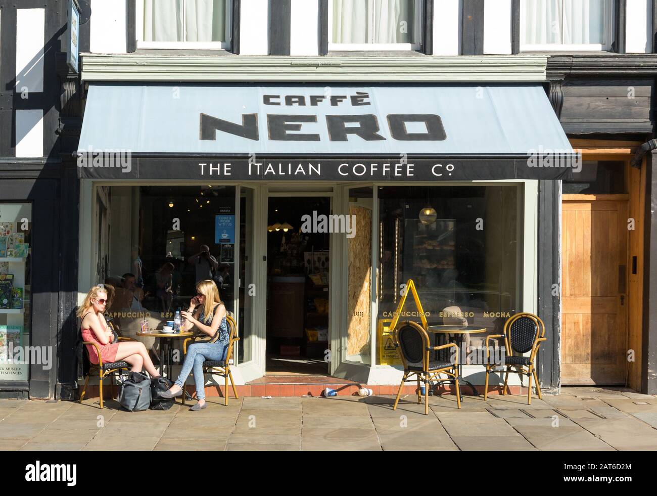 Cafe nero high street hi-res stock photography and images - Alamy