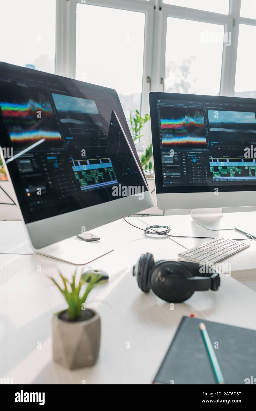 Motion graphs hi-res stock photography and images - Alamy