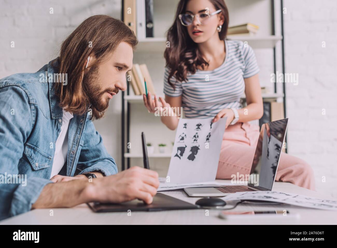 Animators working hi-res stock photography and images - Alamy
