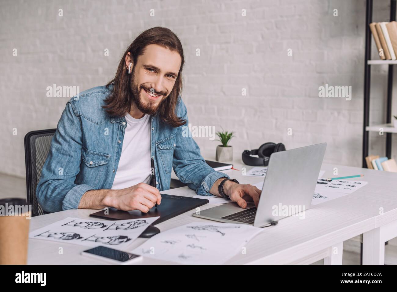 Cartoon characters sketches hi-res stock photography and images - Alamy