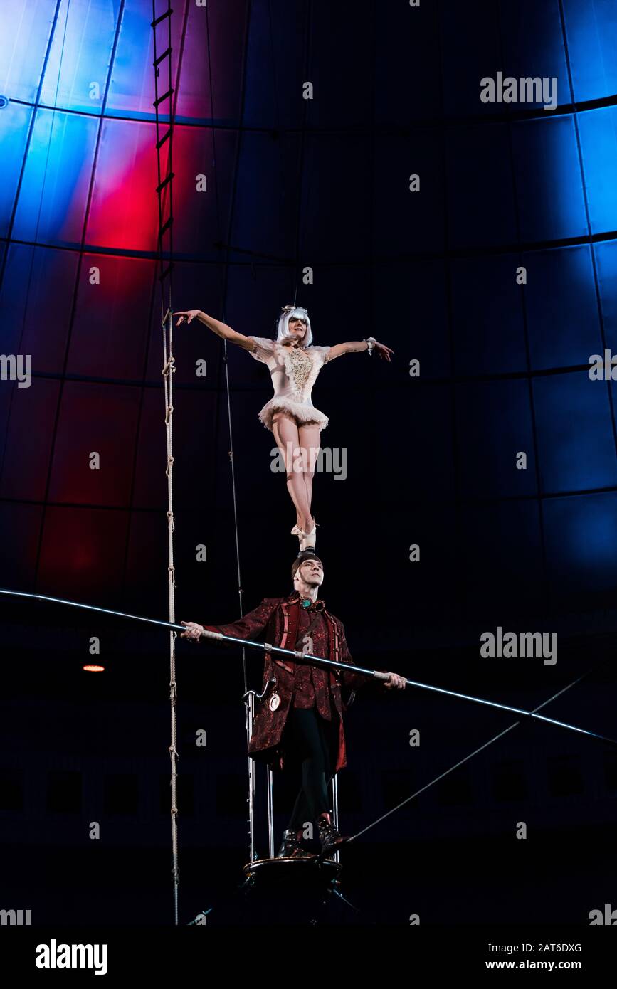 Supporting acrobats hi-res stock photography and images - Alamy
