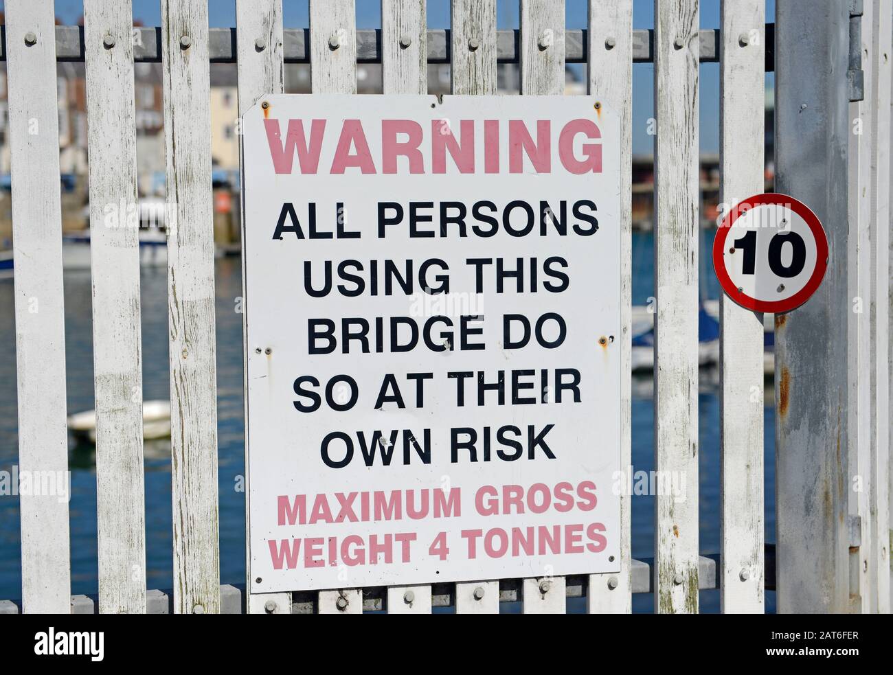 Bridge warning sign dorset hi-res stock photography and images - Alamy
