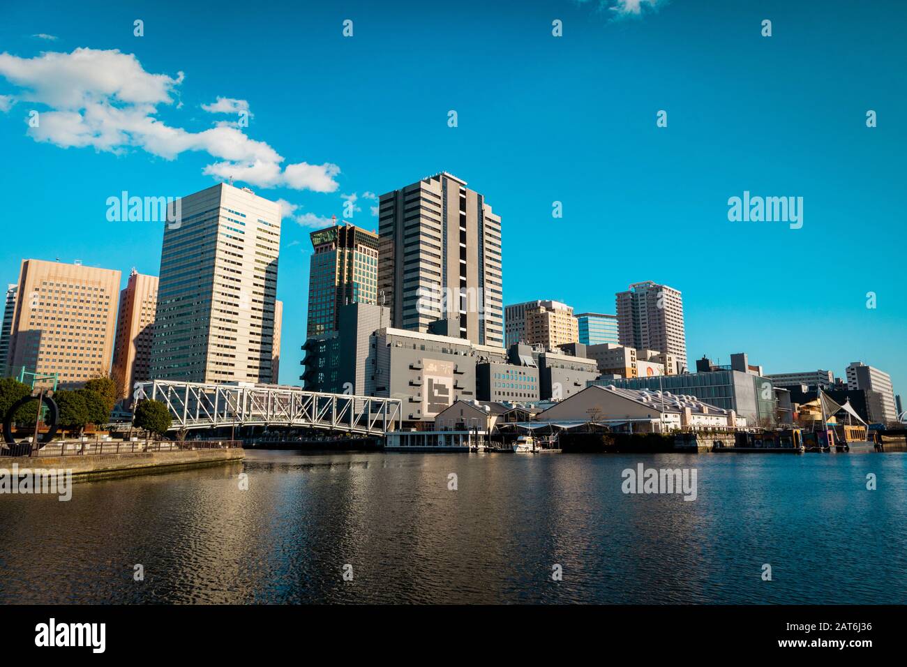 Hotel office tower tokyo hi-res stock photography and images - Alamy