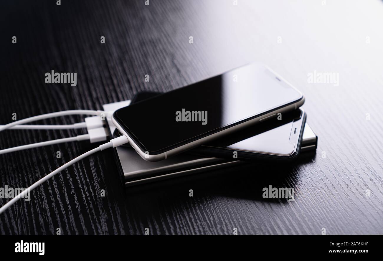 Electronic device recharging hi-res stock photography and images - Alamy