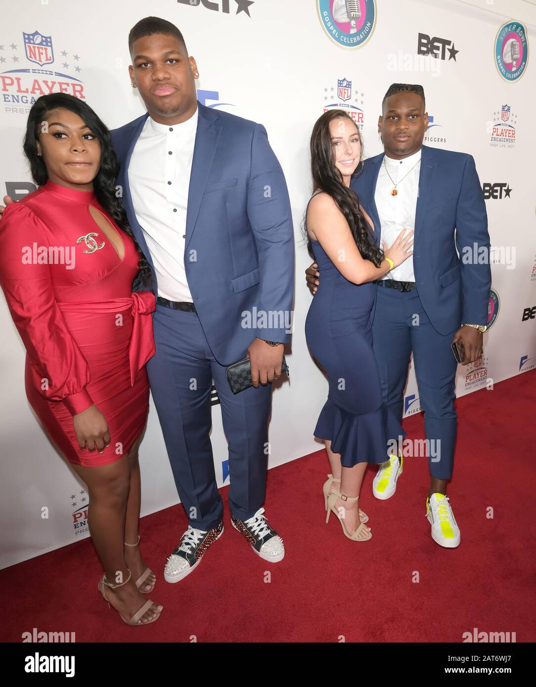 Standing l r hi-res stock photography and images - Alamy